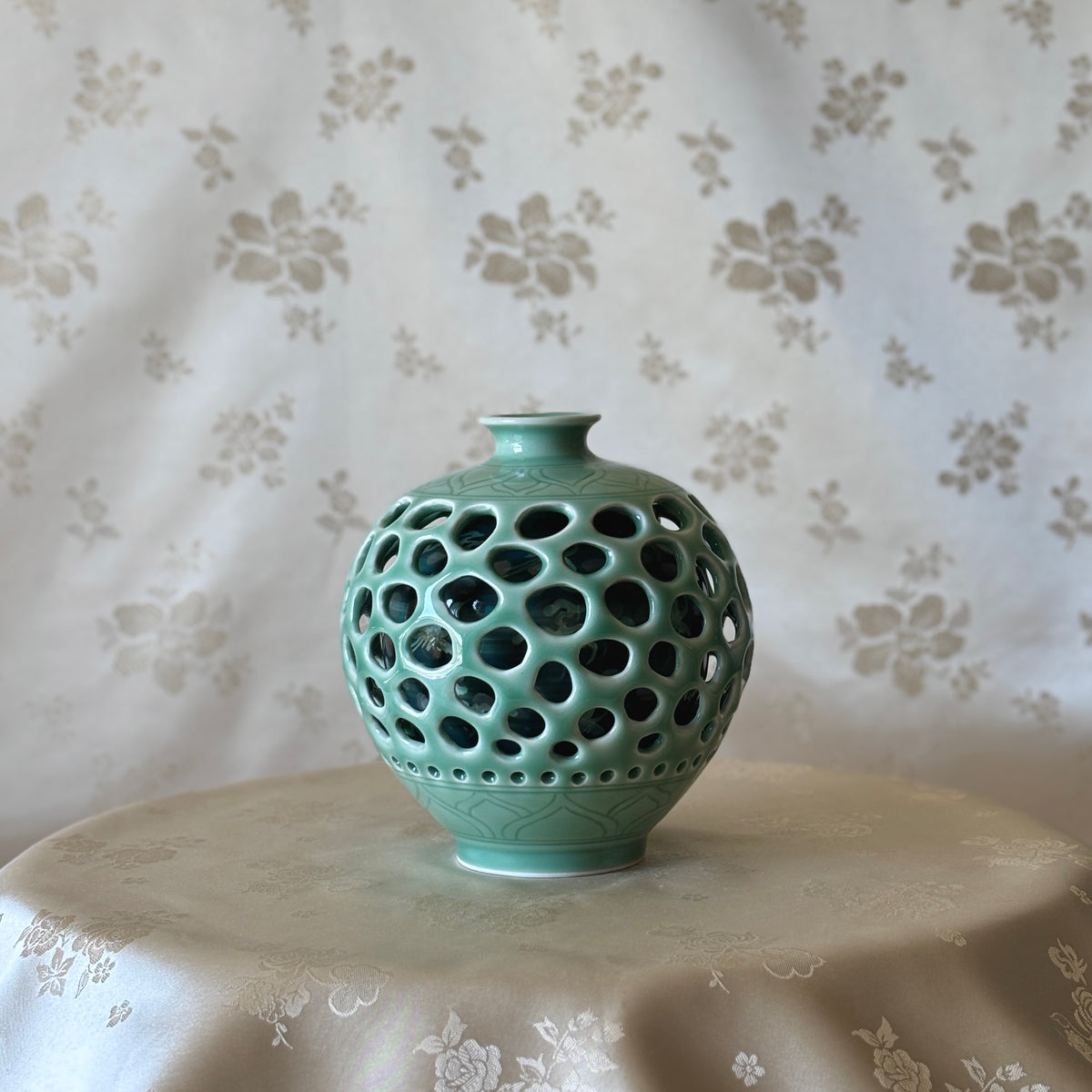Korean Celadon Openwork Vase with Crane & Cloud Design – ArtinKo