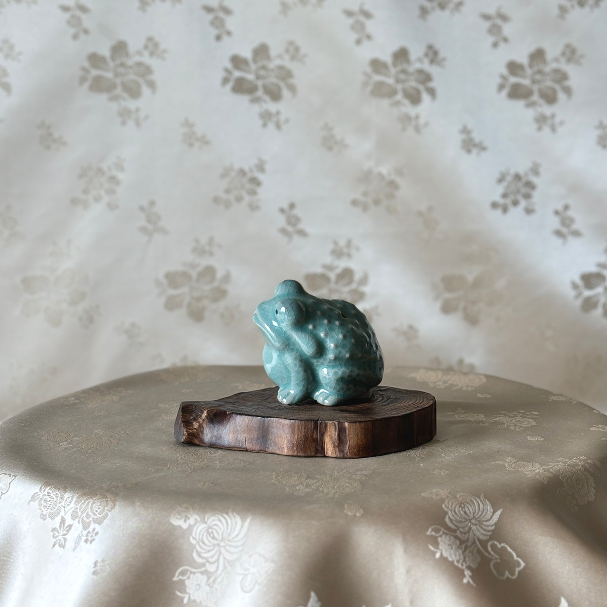 Celadon Toad-Shaped Water Dropper for Calligraphy – ArtinKo