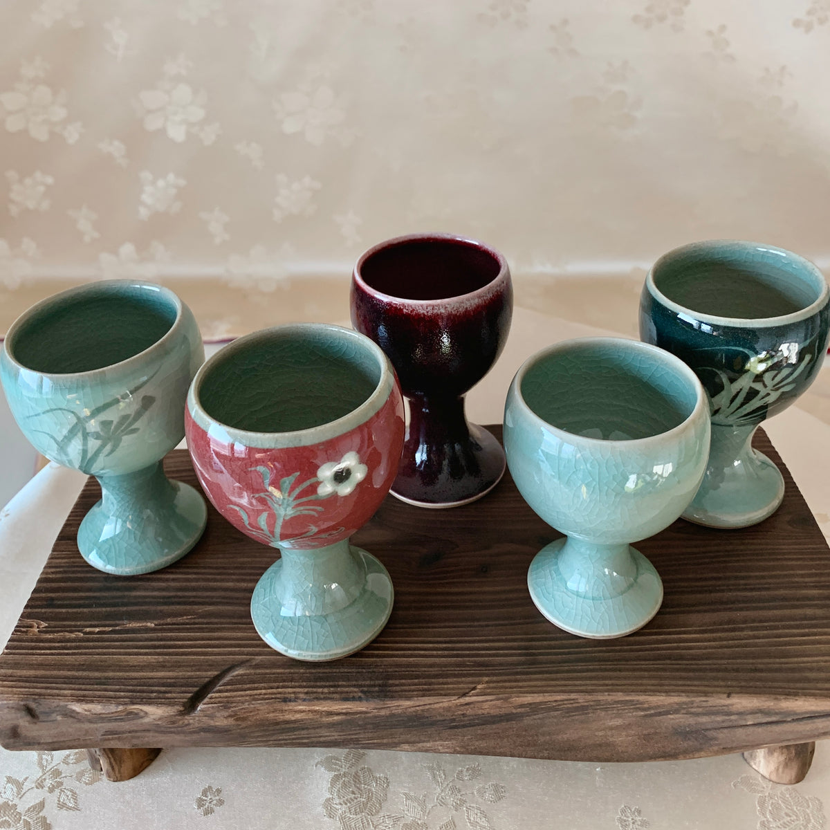 Celadon Set of Five Cups for Alcohol (청자 5인 술잔 세트) – ArtinKo