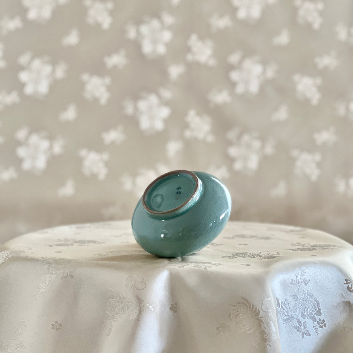 Celadon Oil or Incense Bottle: Inlaid Minnow Motif – ArtinKo