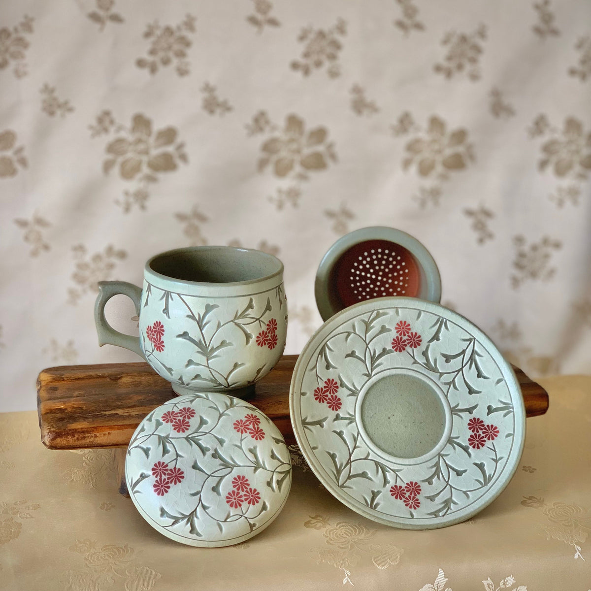 Buncheong Tea Cup Set: White Slip with Chrysanthemum Motif – ArtinKo